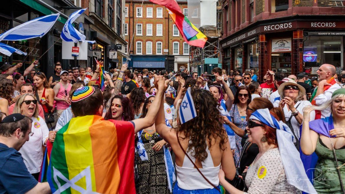 1,000 gather to celebrate Jewish LGBT+ Pride in London - The Jewish ...