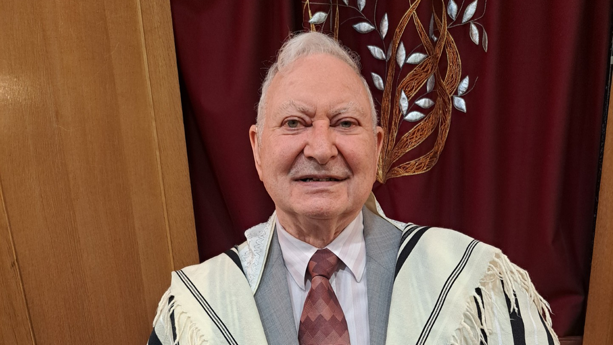 Bournemouth Reform rabbi to celebrate second bar mitzvah at 83 - The ...
