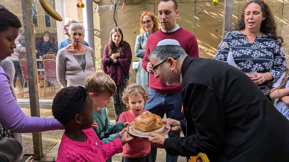 High Holy Days attendance up a year after October 7 - The Jewish ...