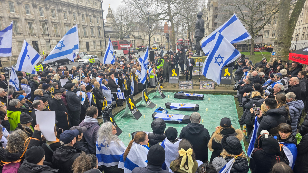 Hundreds mourn Bibas family in ‘funeral’ outside Parliament - The ...