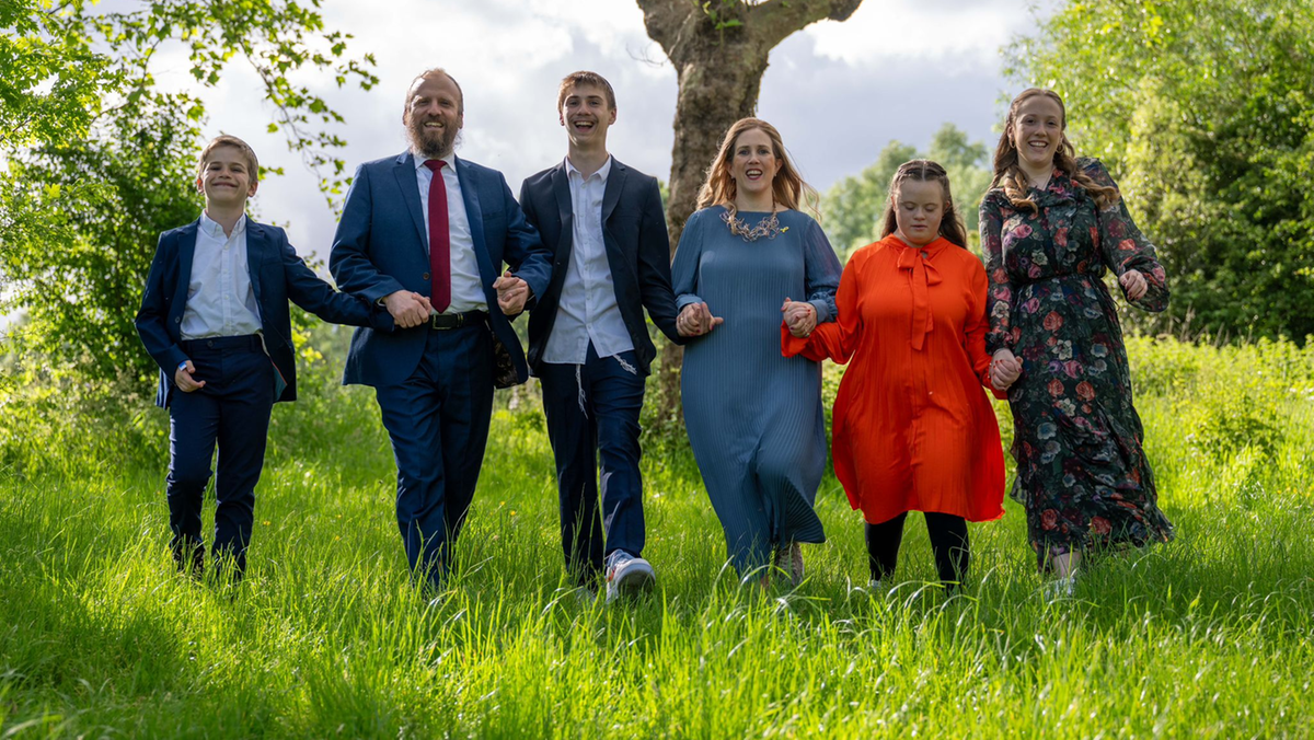 Like father, like son – shul votes to keep it in the family - The ...