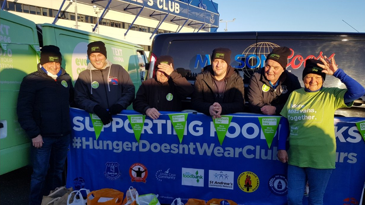 Reaching Mitzvah Day goal at Goodison - The Jewish Chronicle