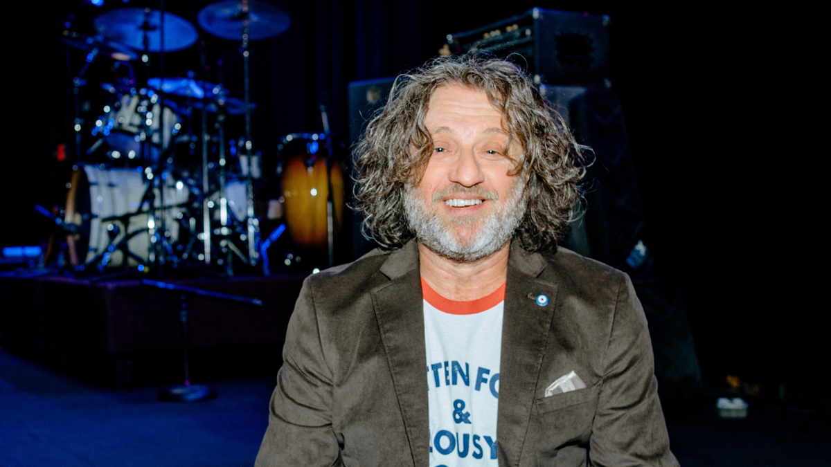 Singer tours Israel to lift spirits of soldiers and evacuees - The ...