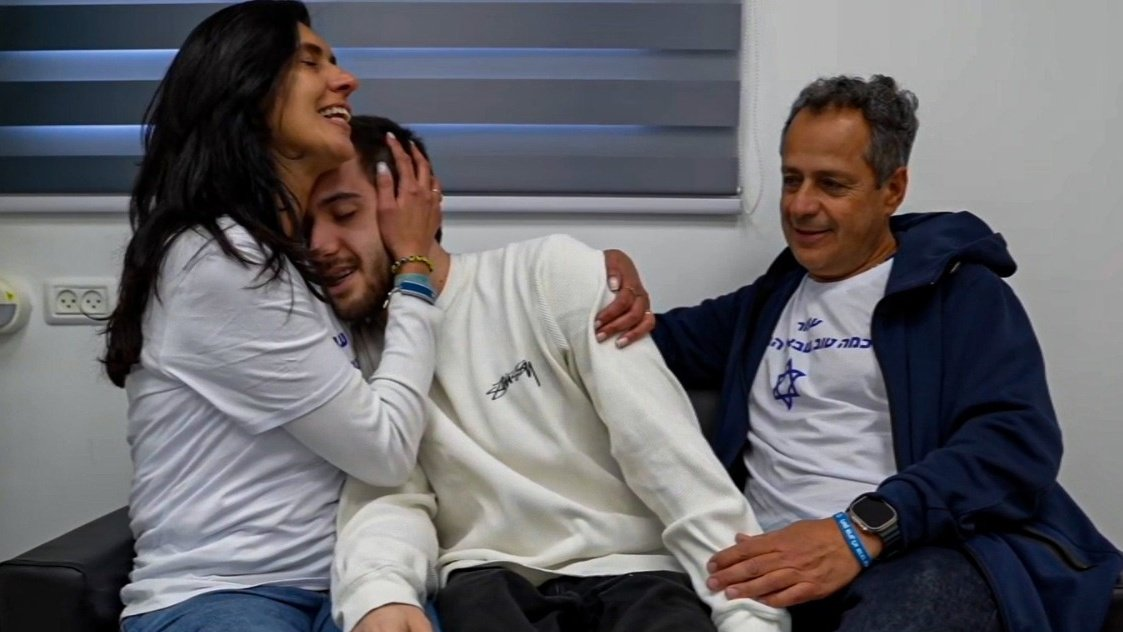 Staines Synagogue's joy as ‘adopted’ hostage Omer Shem Tov is released ...