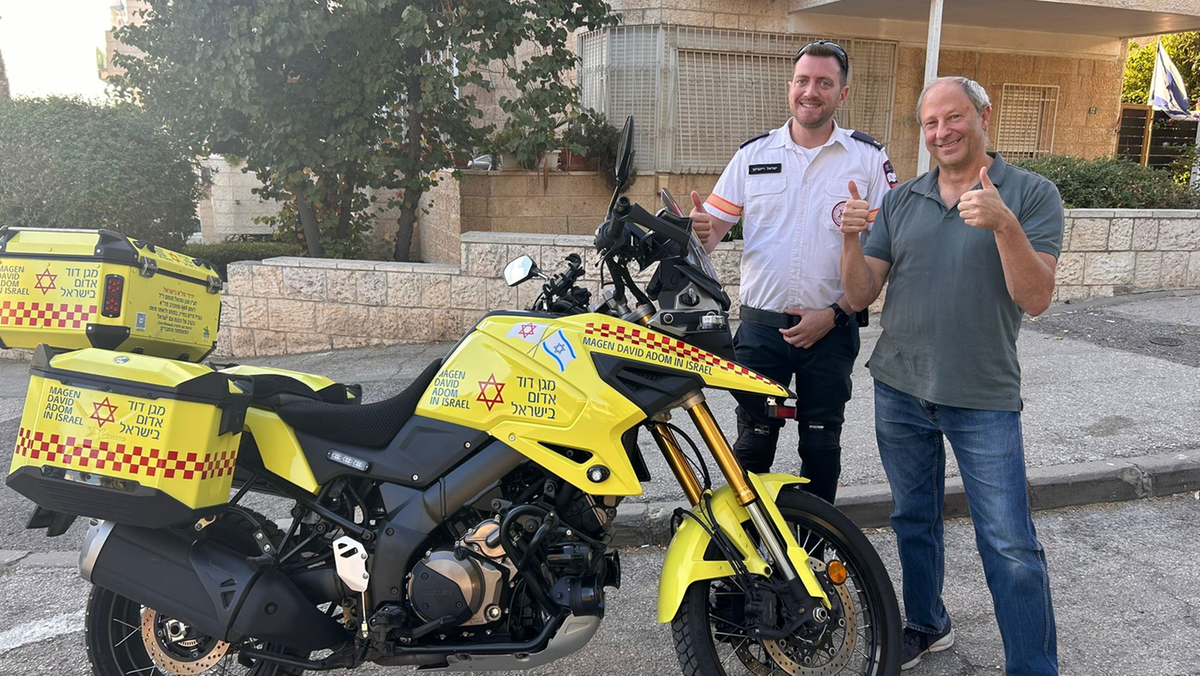 ‘Two-wheeled angel’ MDA paramedic saves life of same man – twice - The ...