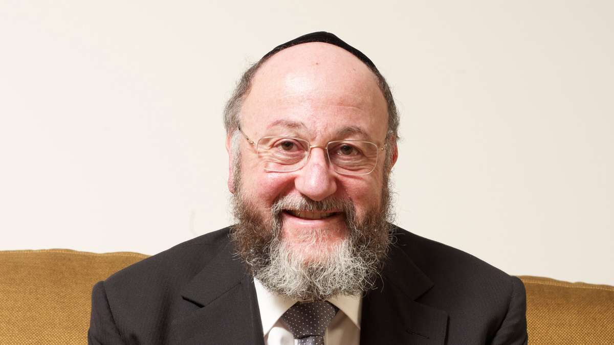 Chief Rabbi launches fellowship scheme for students - The Jewish ...