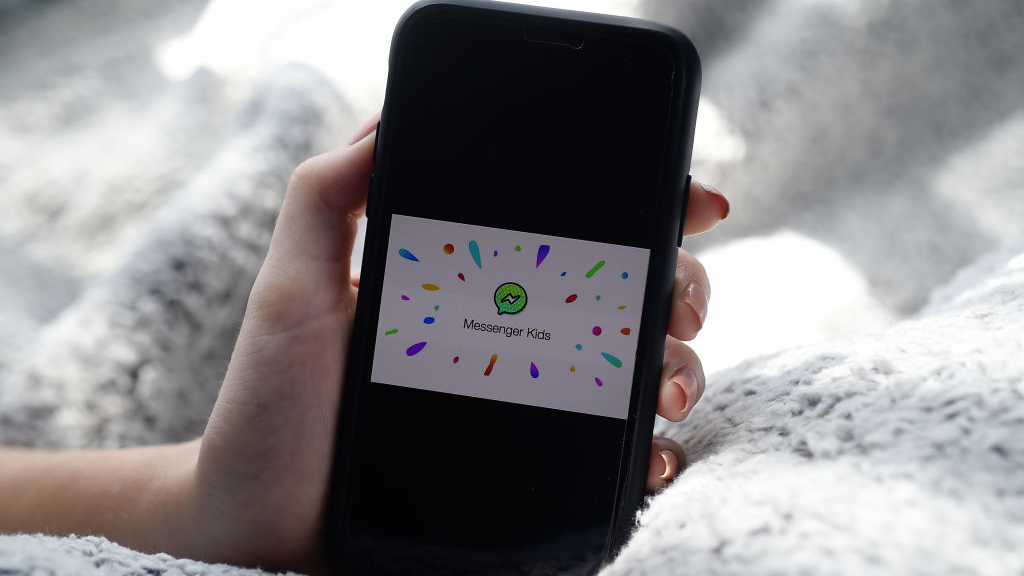Parent hits out at school confiscation of mobile phones during pandemic ...