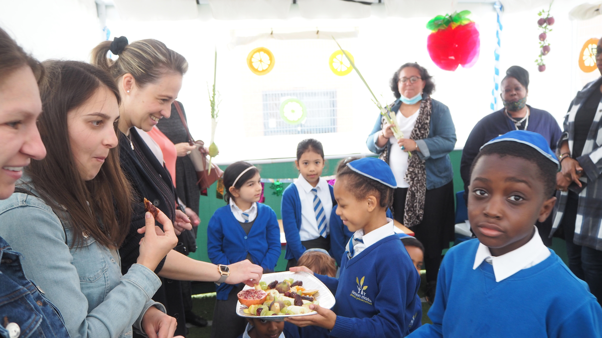 Simon Marks parents share an interfaith taste of Succot - The Jewish ...