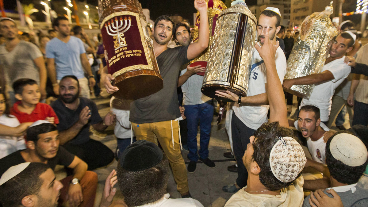 What are Shemini Atzeret and Simchat Torah? - The Jewish Chronicle ...