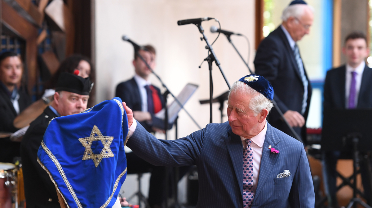 Why do Jews pray for the royal family? - The Jewish Chronicle - The ...