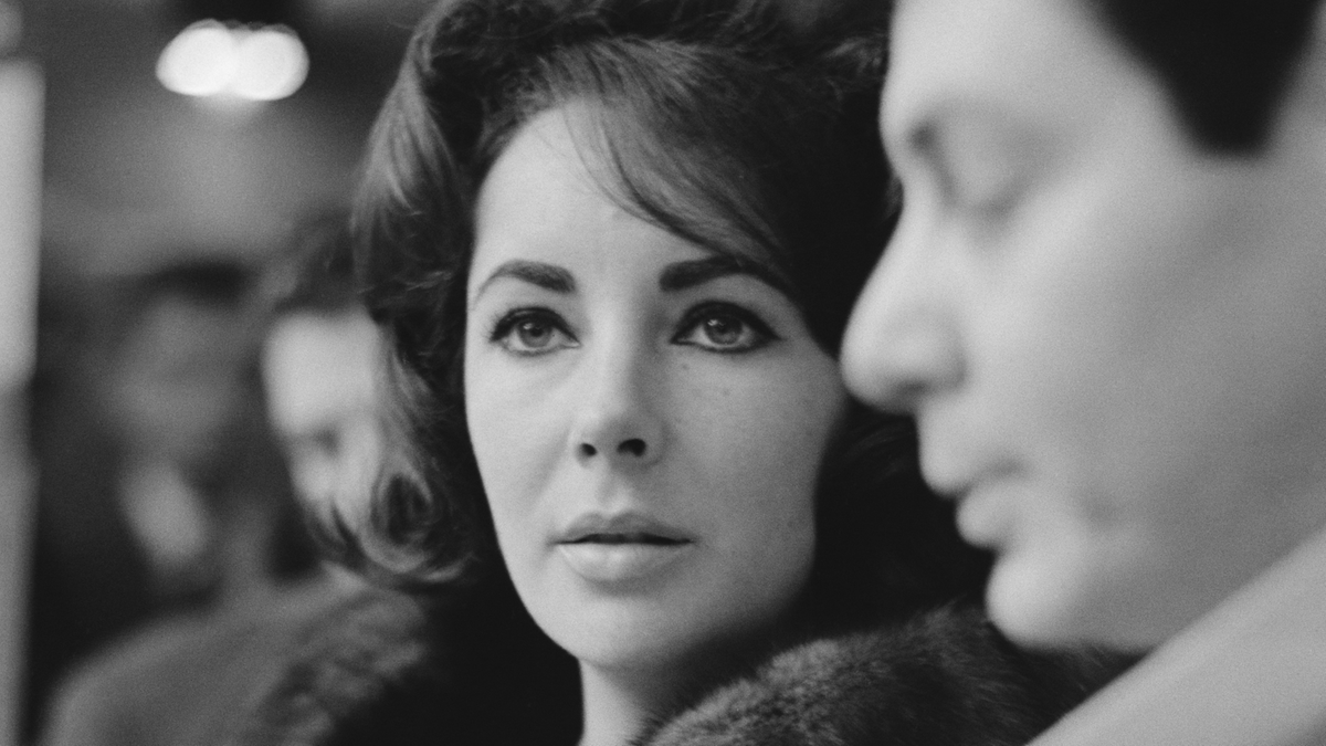 Book review: Elizabeth, the queen of celebrities - The Jewish Chronicle ...