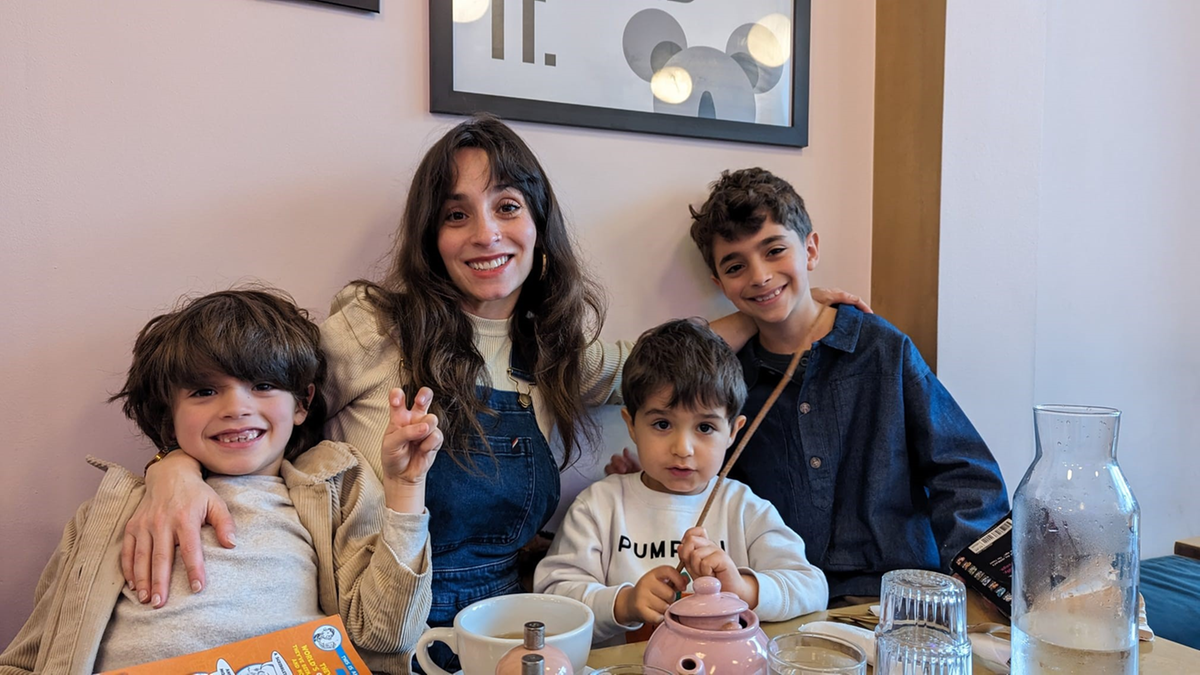 Smartphone ban: Meet the north London parents shunning devices for ...