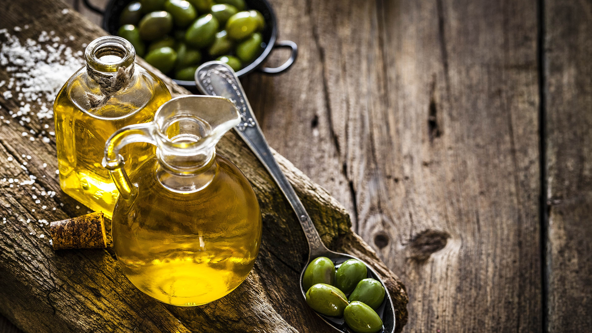 Why do Jews use Olive oil on Chanukah? Secrets of cooking essential ...