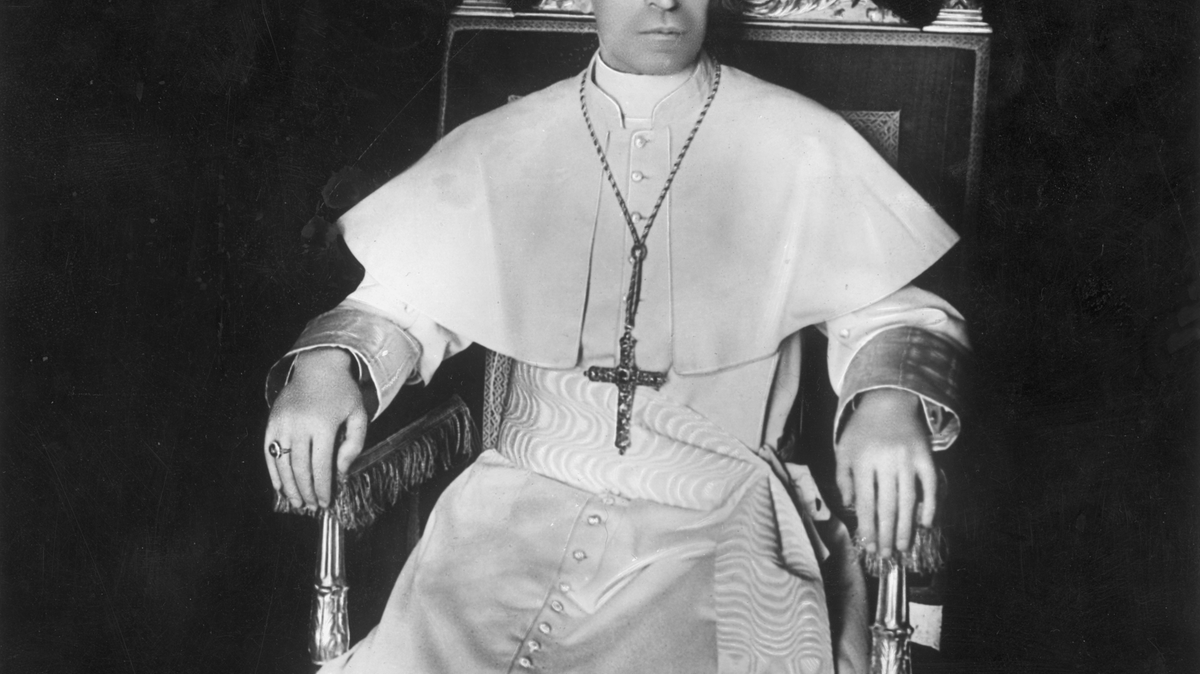 How the pope failed the Jews in the Holocaust - The Jewish Chronicle ...