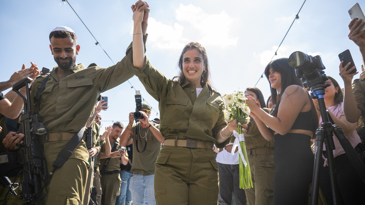 Love in the time of war: How Israel’s fight is inspiring couples to tie ...