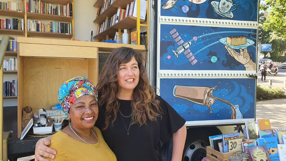 Out of Africa: a smashing children’s tale for Passover - The Jewish ...