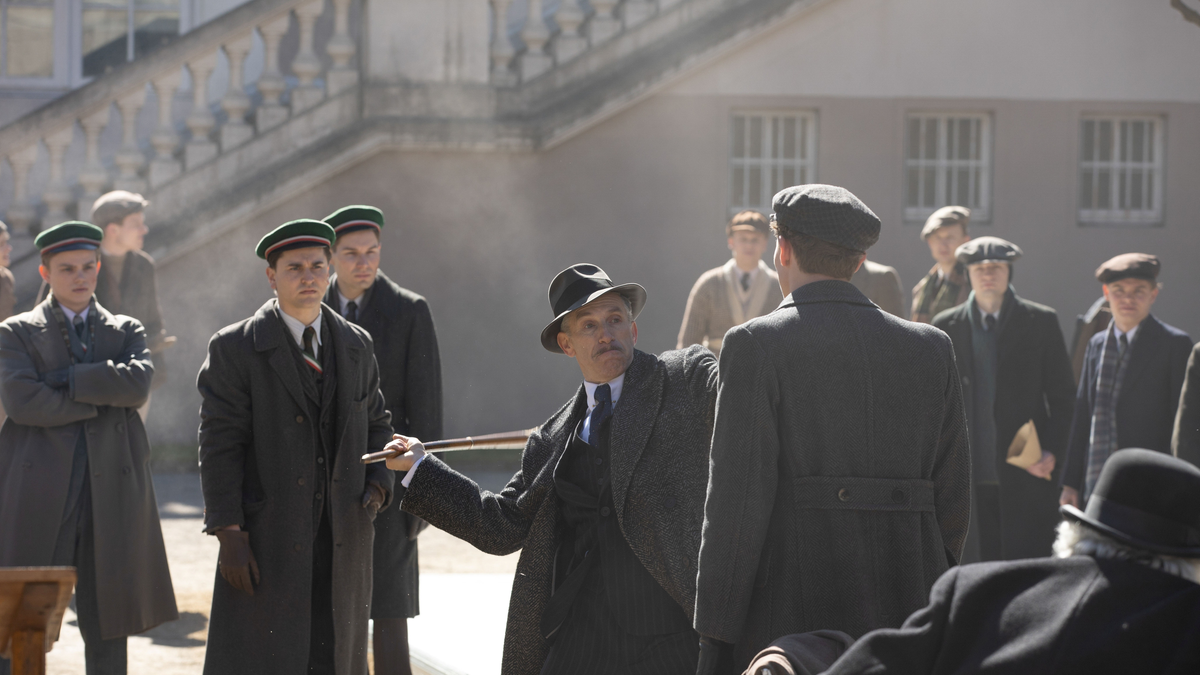 TV review: Babylon Berlin - Weimar Republic drama returns - The Jewish ...