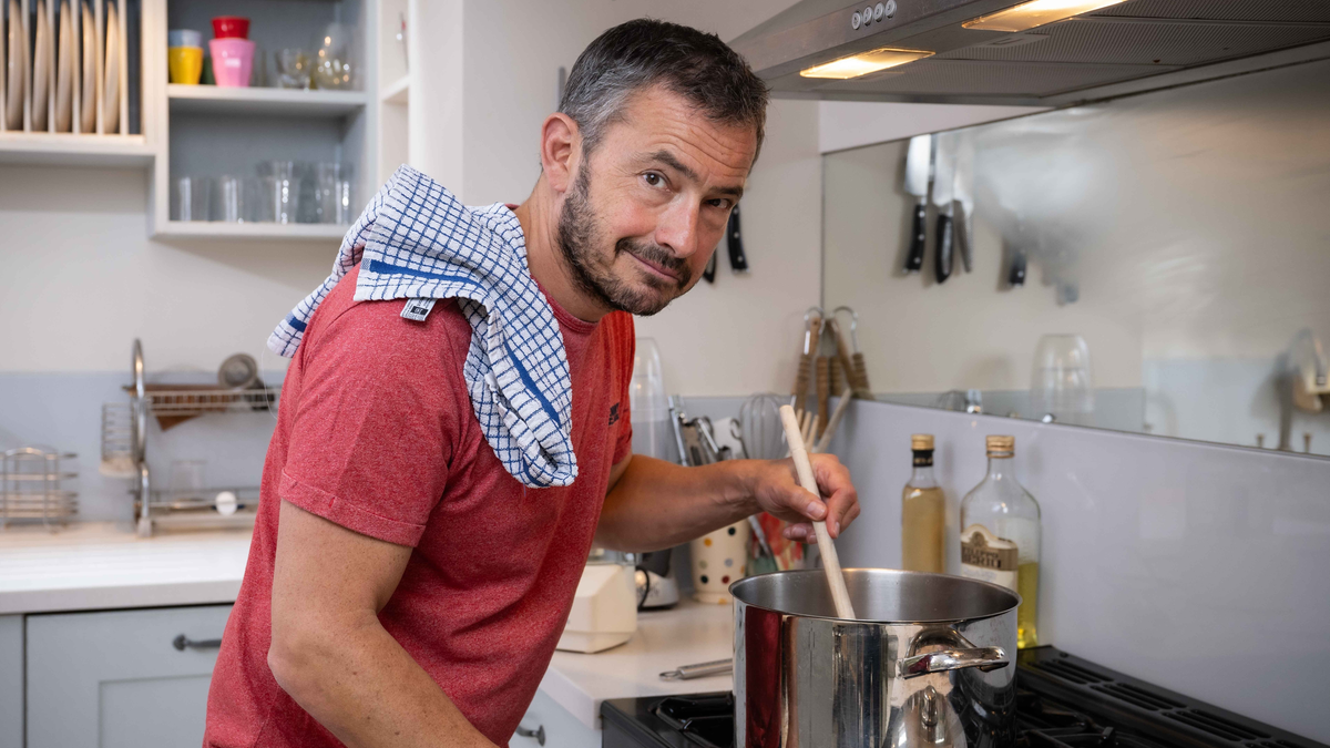 Would you eat Giles Coren’s lokshen pudding? - The Jewish Chronicle ...