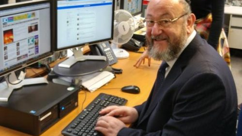 Chief Rabbi tweets about Shabbat at JC Twitter takeover - The Jewish ...