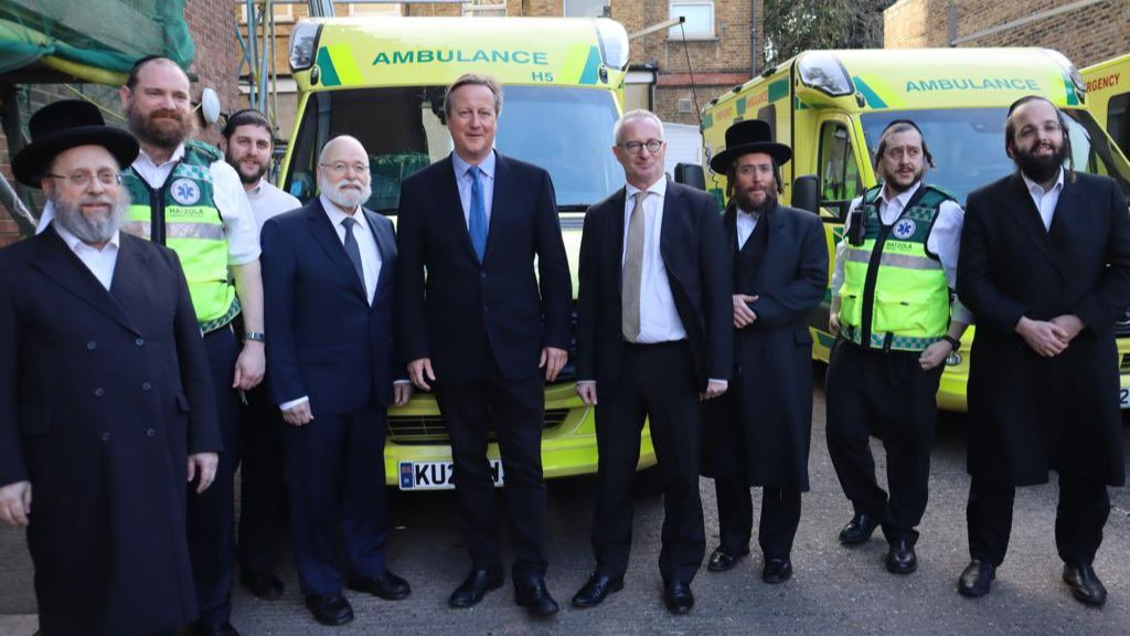 David Cameron given award for support of Stamford Hill Jewish community ...