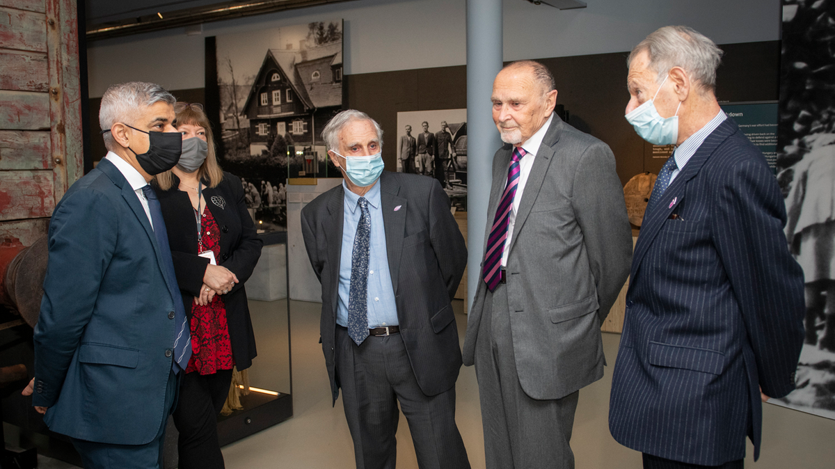 Emotional London Mayor feels the horror at museum's Shoah galleries ...