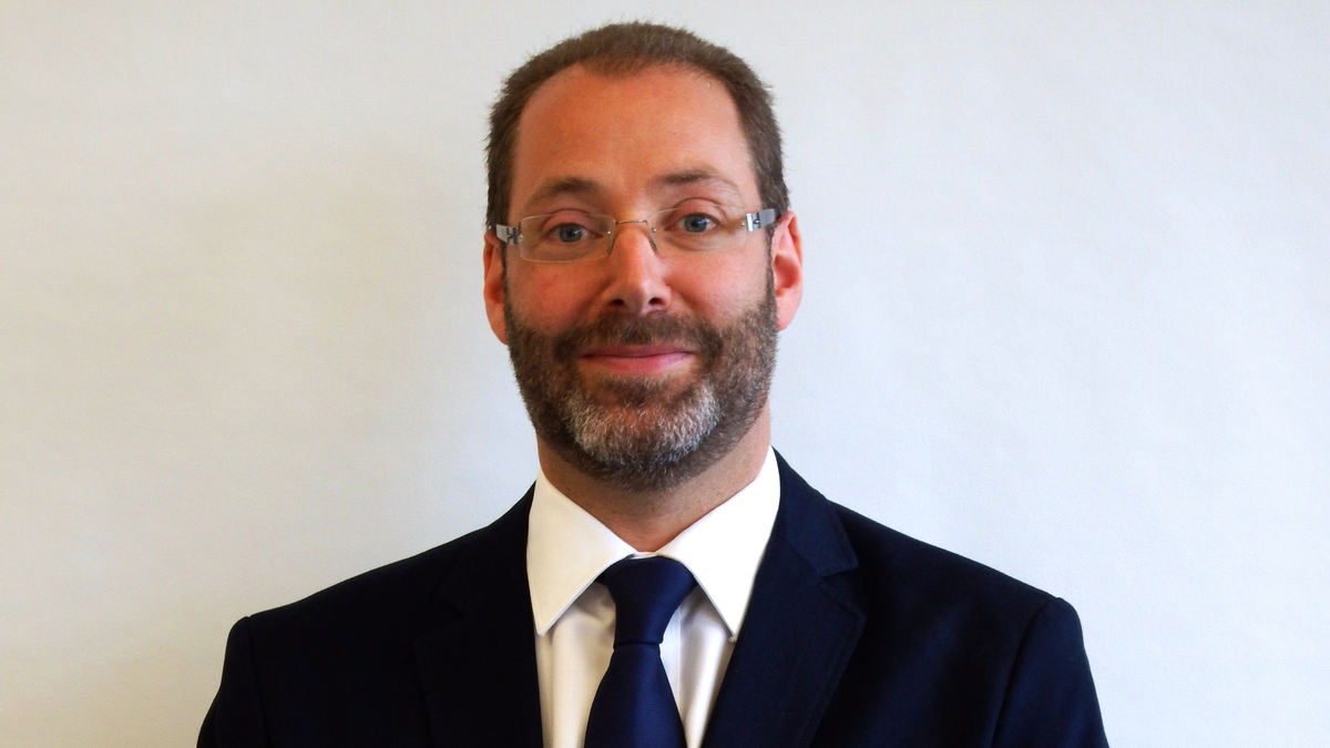 Golders Green rabbi gets a warm glow from cold shul - The Jewish ...