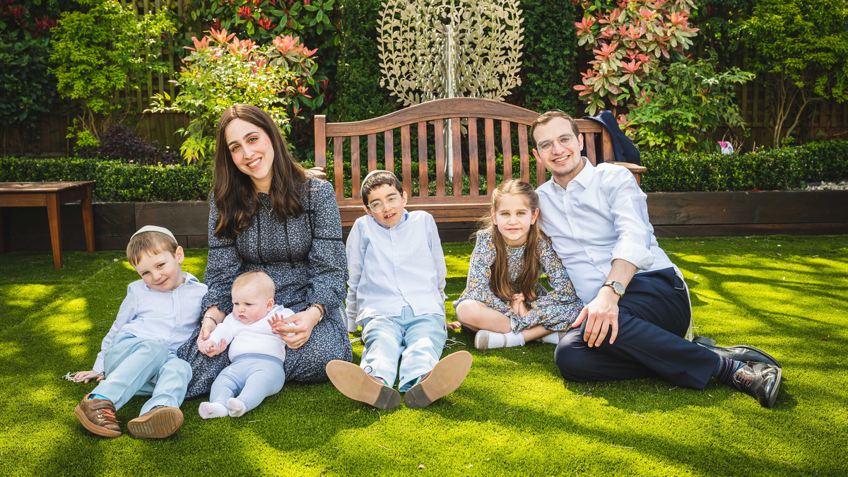 Hadley Wood goes from Zoom to boom under young rabbi - The Jewish ...