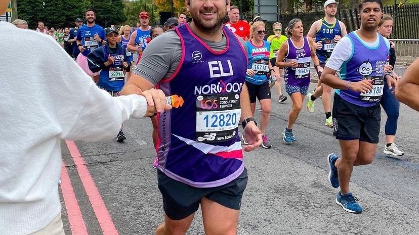 Hundreds of thousands raised for charities by runners in London ...