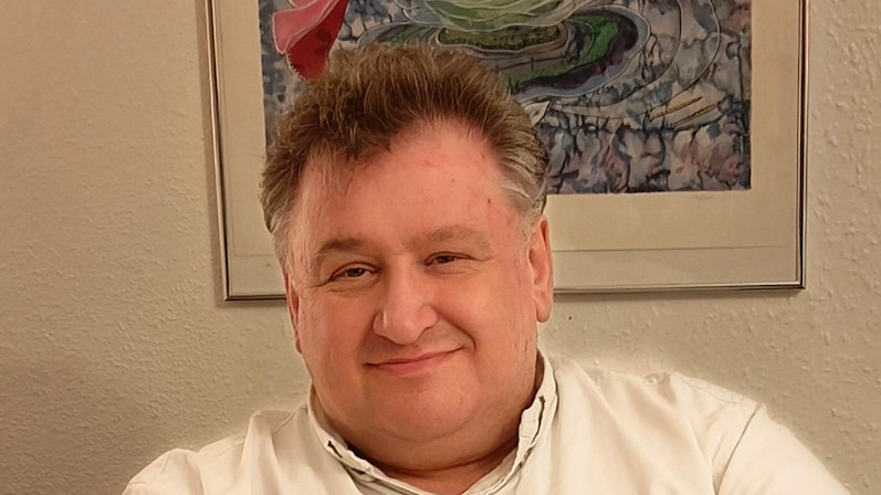 London Jewish Forum co-chair Andrew Gilbert changes mind and will ...