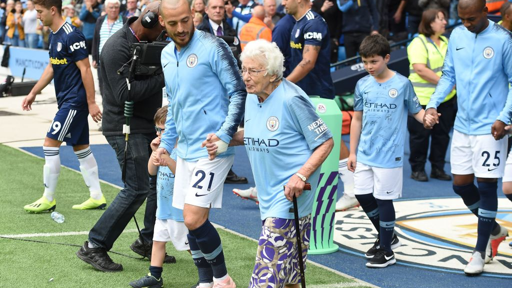 Manchester City fan Vera Cohen, 102, and sister Olga Halon, 98, are ...