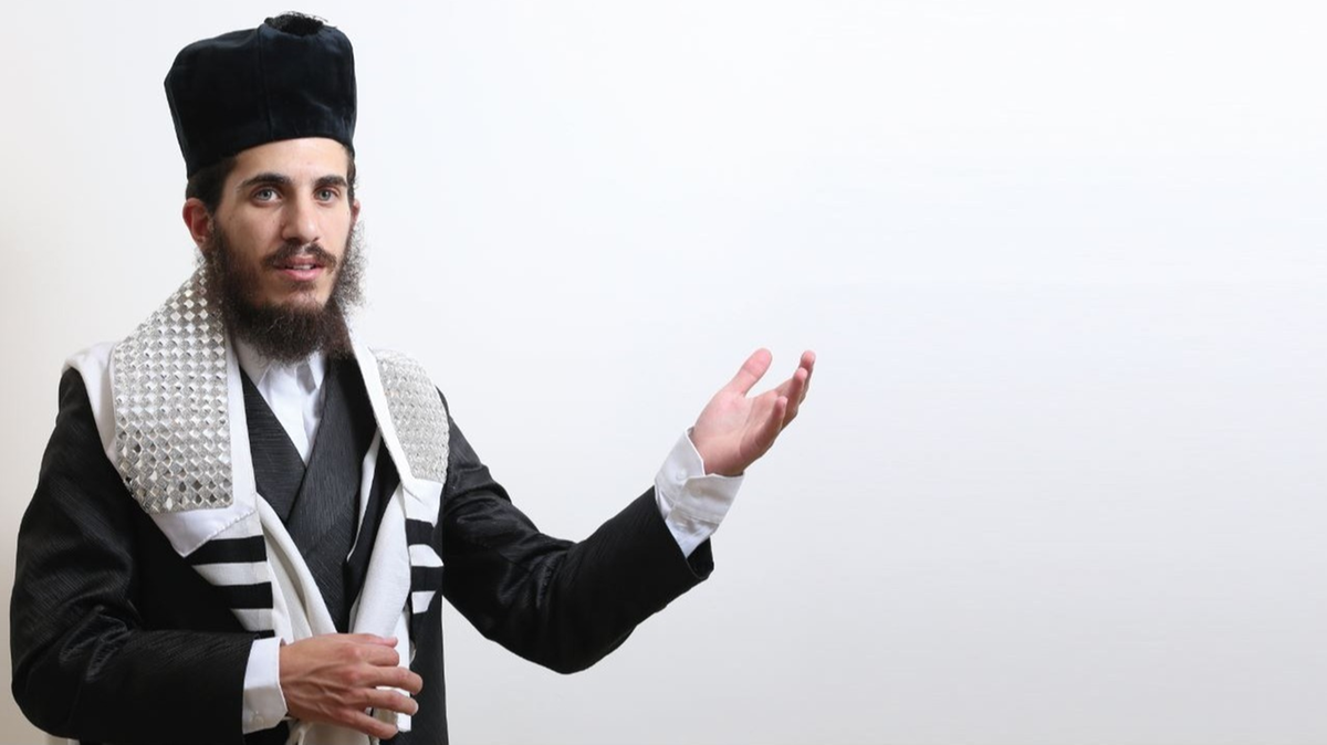 Star chazan pulls in the crowds on High Holy Days - The Jewish ...