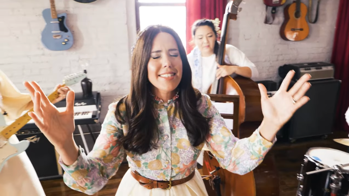 Bracha Jaffe’s concert banned by Orthodox rabbis sells out after woman ...