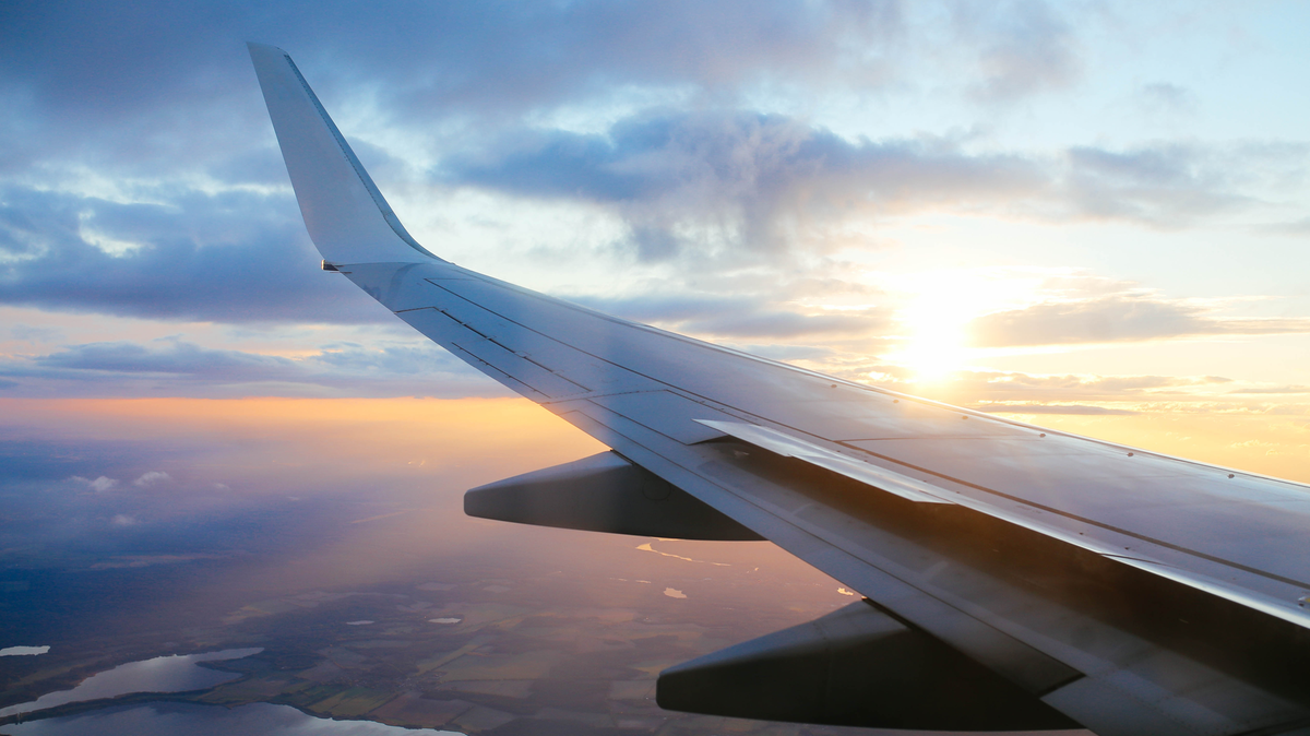 How a generous pilot helped me daven at 35,000ft - The Jewish Chronicle ...