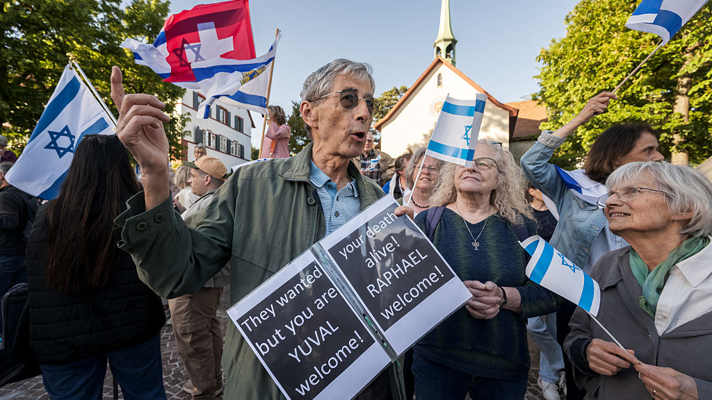 Israel pride outshines protests as Yuval Raphael qualifies for ...