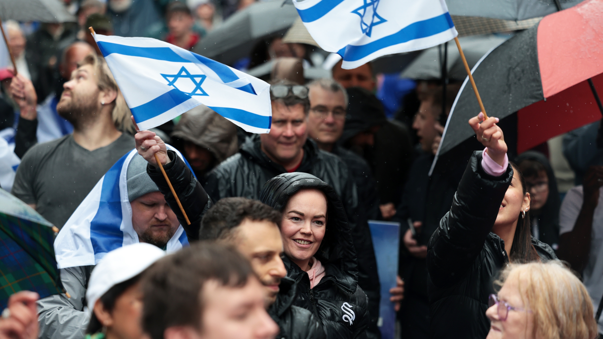 Meet the heroes standing up for Israel in an Irish sea of hostility ...