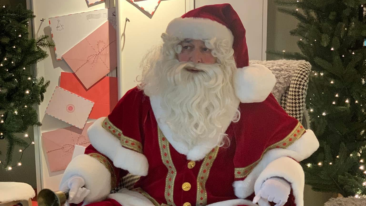 The Jewish Santa who has spread festive magic for 35 years - The Jewish ...