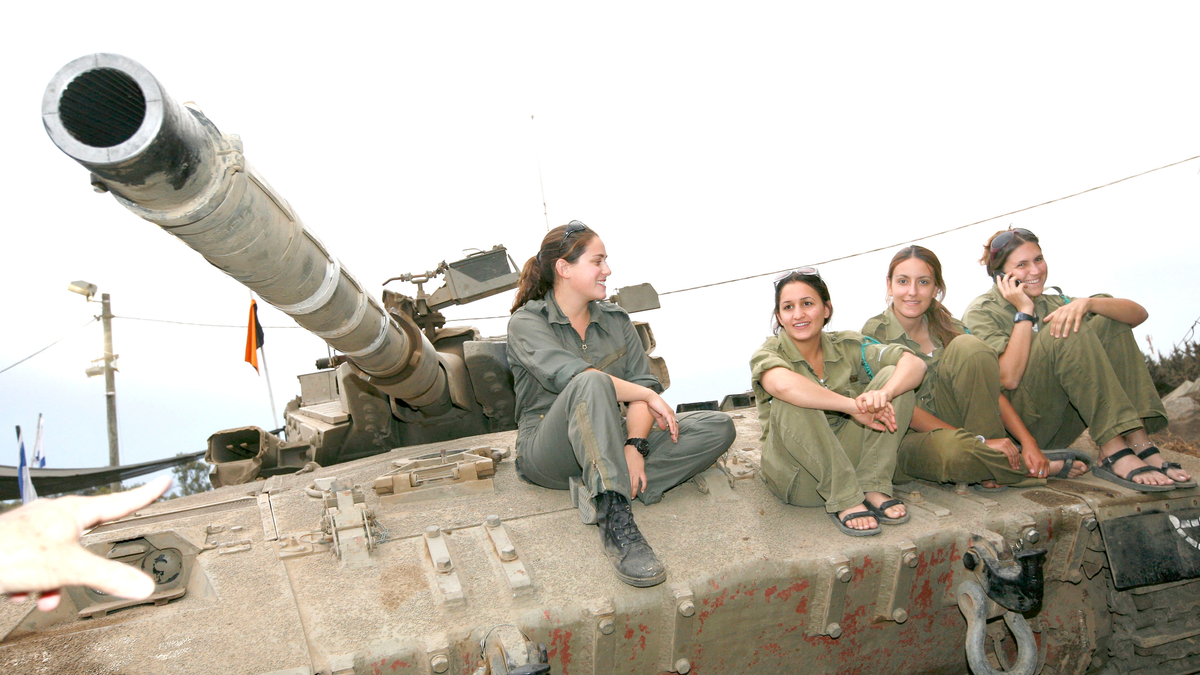 Israel Defence Forces scraps plans for all-women tank unit - The Jewish ...