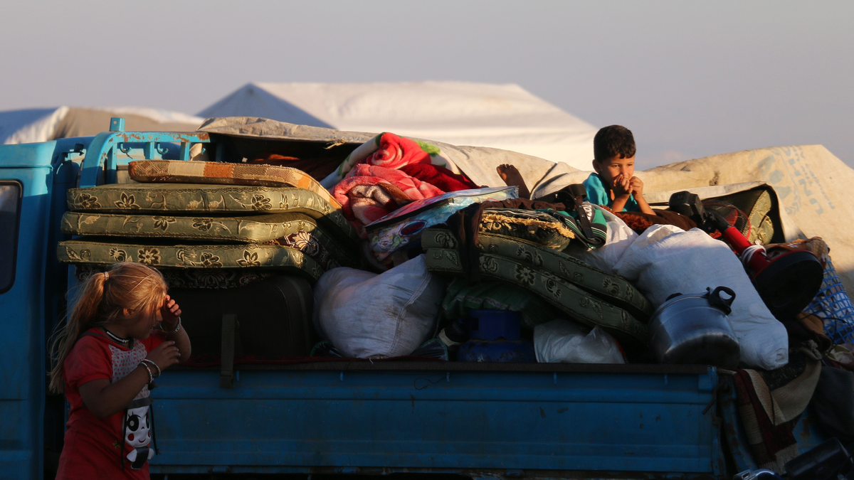 Israel rushes reinforcements to the Golan Heights as Syrian rebel ...