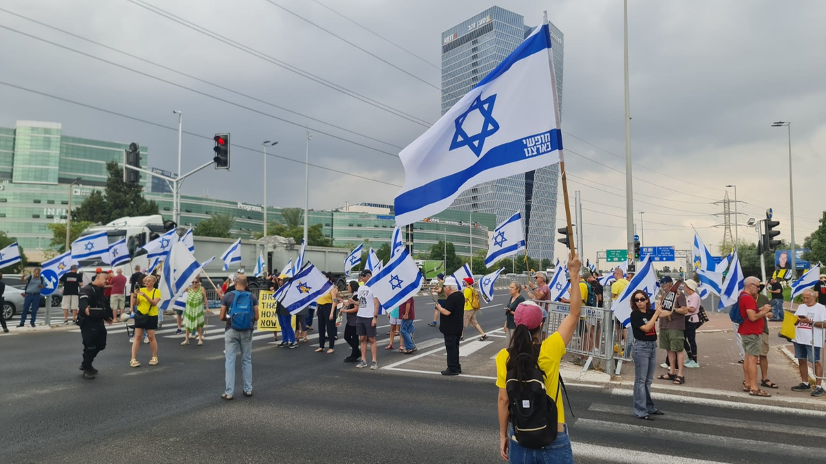 Israelis demand general strike as anti-government protests grow - The ...