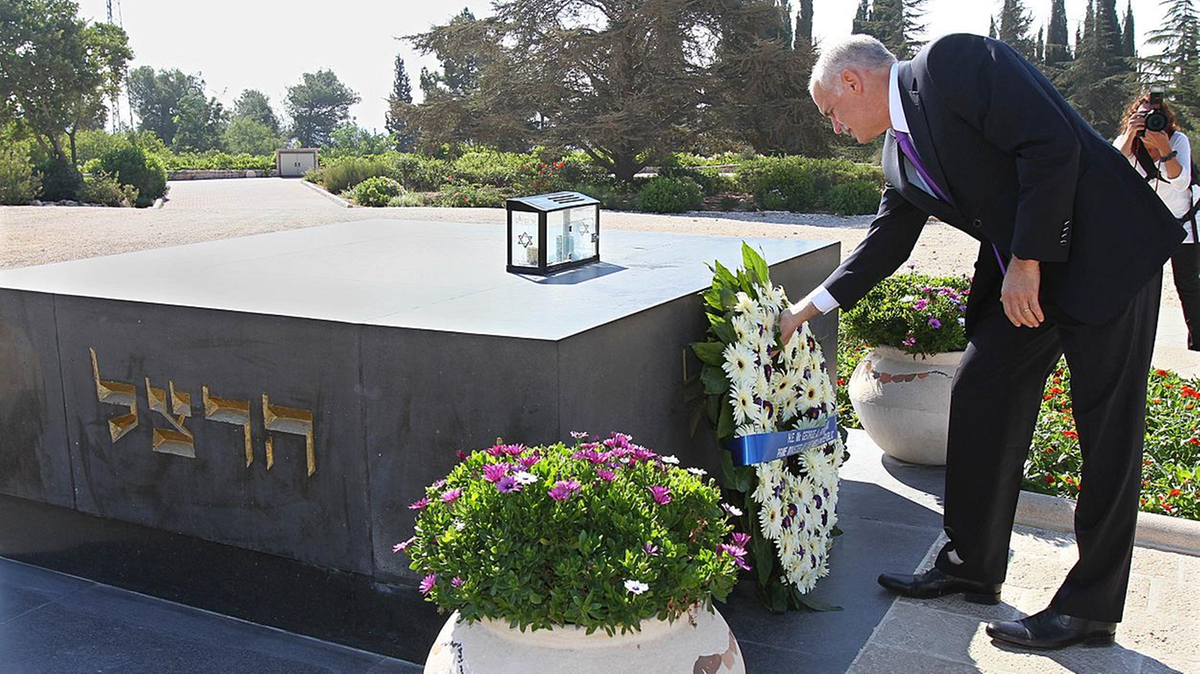 Netanyahu in Athens to build Greek-Israel ties - The Jewish Chronicle ...