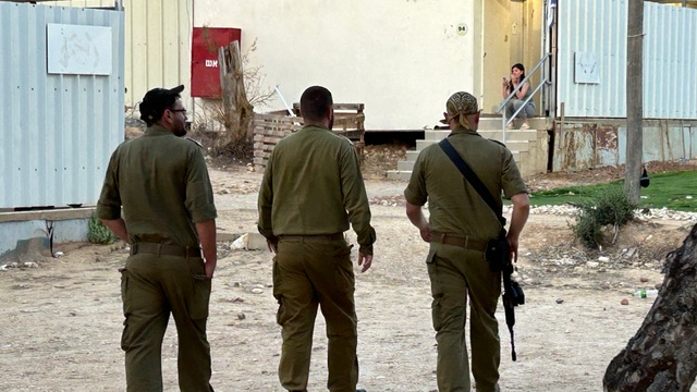 Three IDF soldiers fall ill after eating donated cookies containing ...