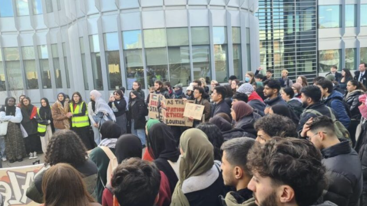 Israeli Arab pro-Israel activist 'chased off Nottingham campus by ...