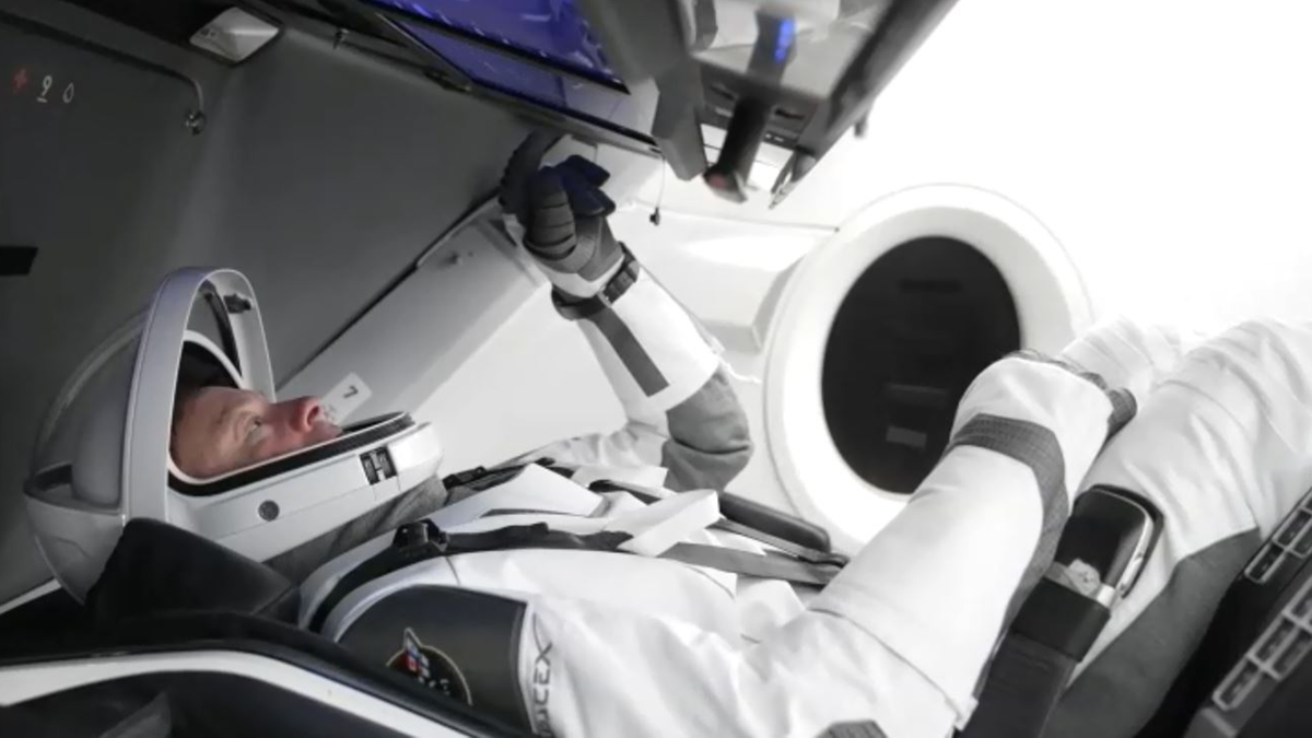 Israeli astronaut celebrates Passover in space on his way to the ...