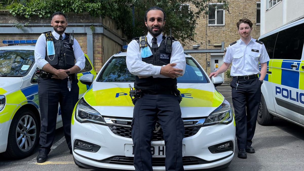 Jewish policeman praised for helping save life of stab victim - The ...