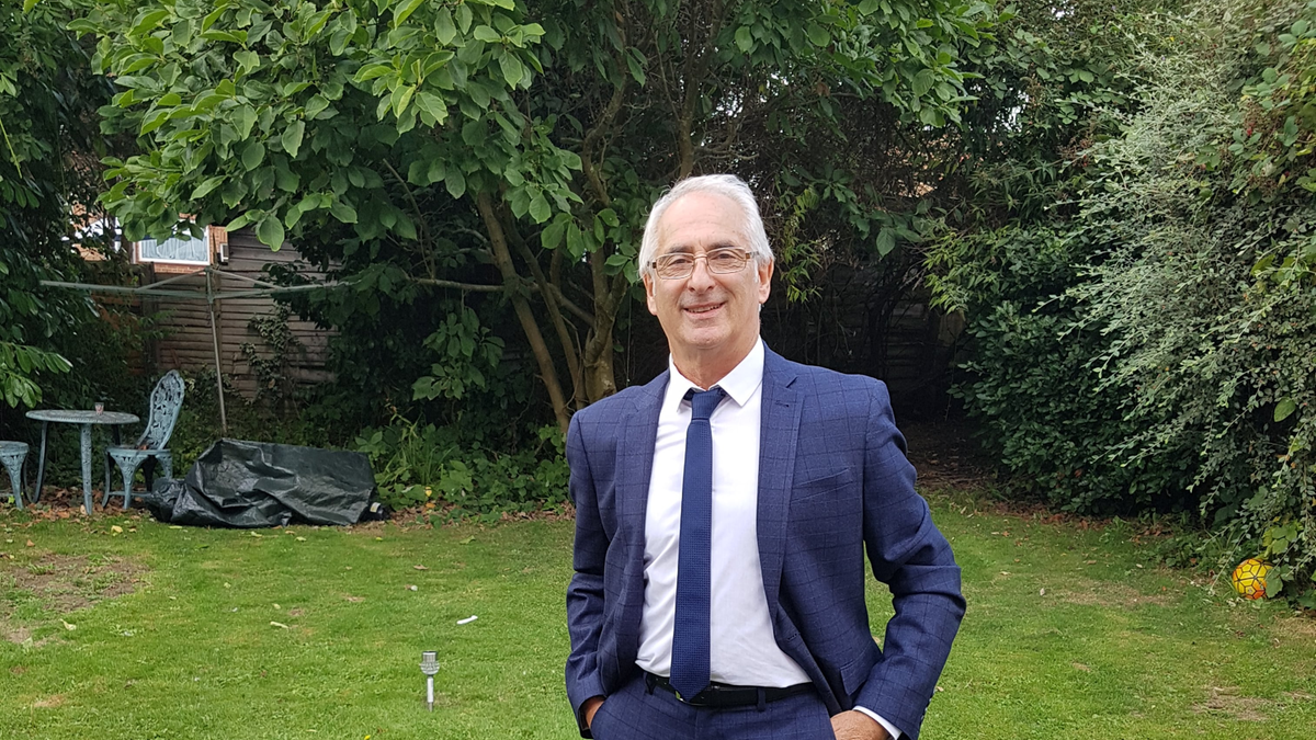 Jewish singer-songwriter releases Christmas charity single - The Jewish ...