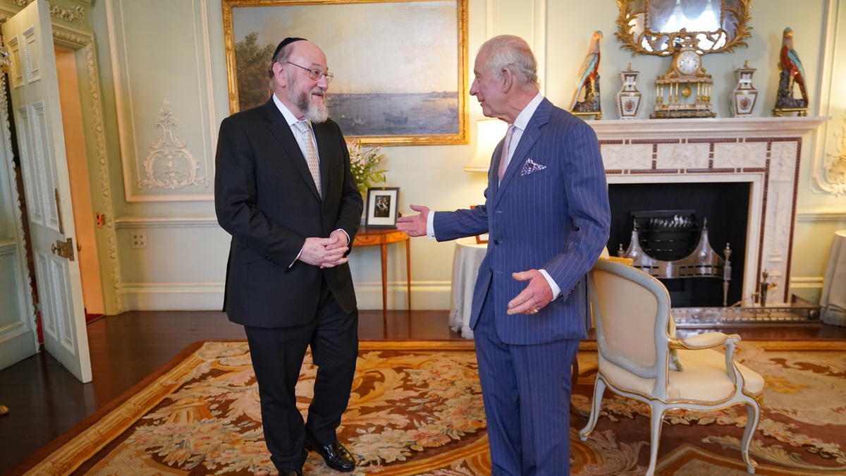 King Charles hosts private audience with Chief Rabbi to reassure ...