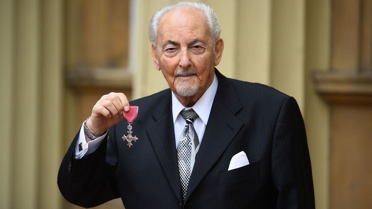 'Magnificent' Jewish magician David Berglas dies aged 97 - The Jewish ...
