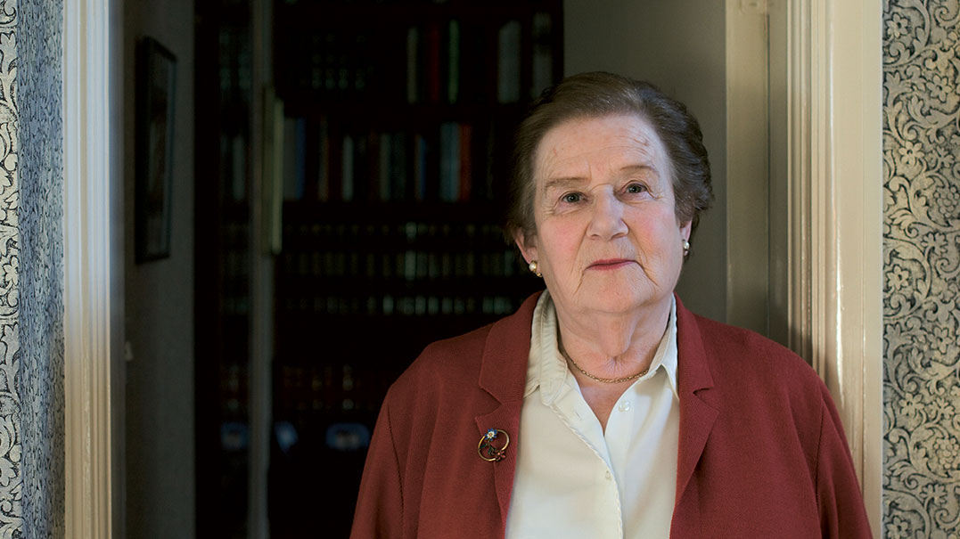 Mirjam Finkelstein, Holocaust educator, friend of Anne Frank and ...