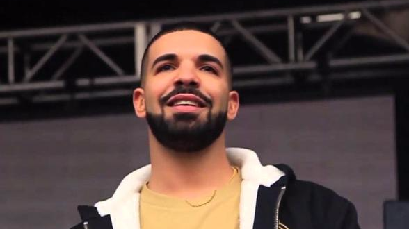 Rapper Drake under fire after resurfaced video shows him kissing a 17 ...