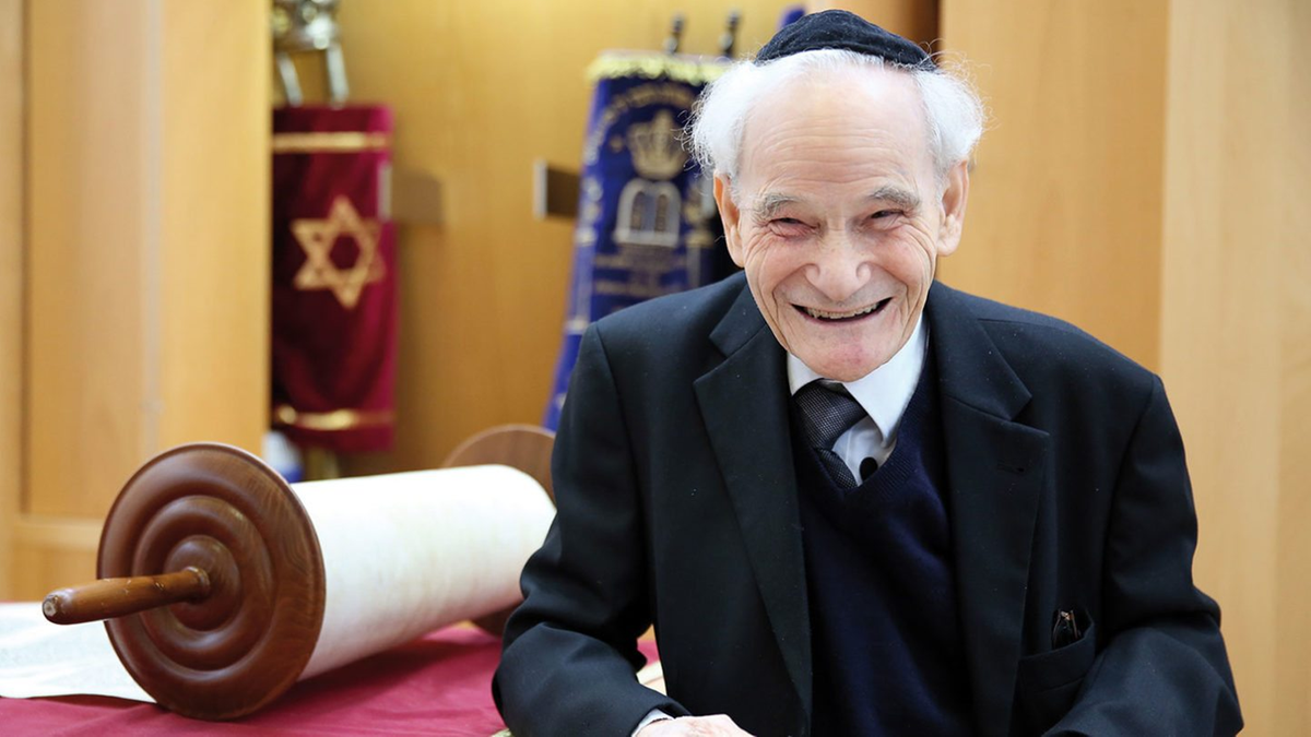 ‘Ray of hope’ rabbi who made the world laugh dies aged 93 - The Jewish ...